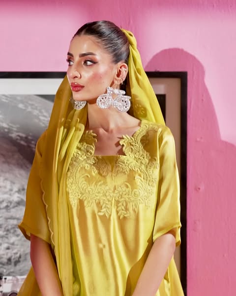 LUNA-Summer Edit'25 Parrot Green Shesha Silk | Samana Zainab